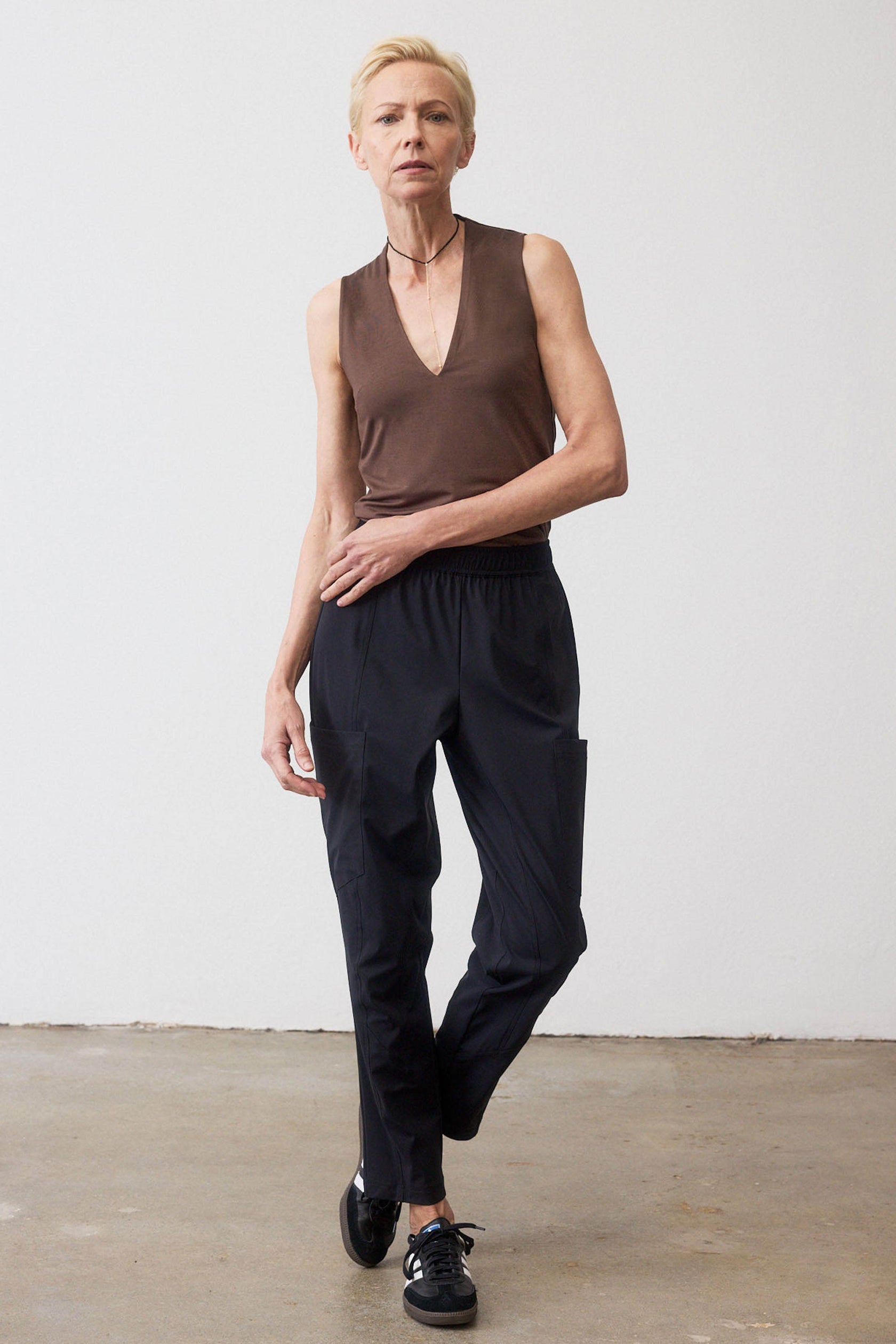 The Cargo Pants That Will Surprise | Black – Ruti