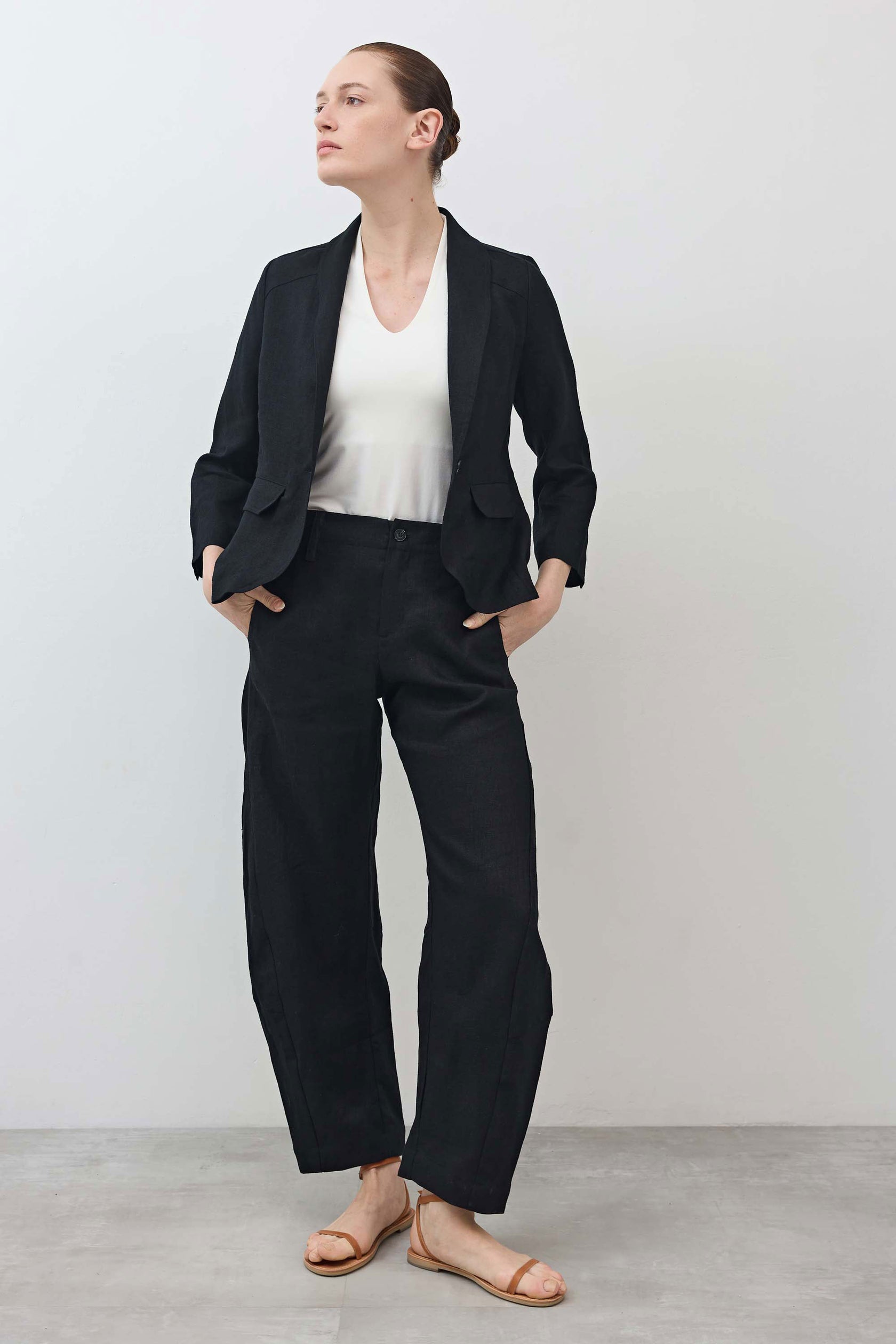 The Cropped Tulip Hem Blazer | Black – Ruti