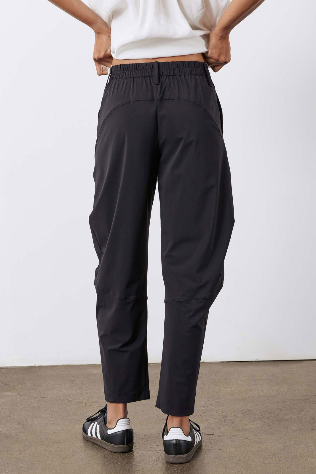 On The Loose & Wide-ish Pants – Ruti
